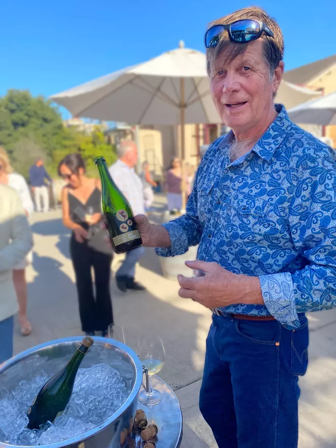 Offensive lineman-turned winemaker wins Vinter of the Year, celebrates ...